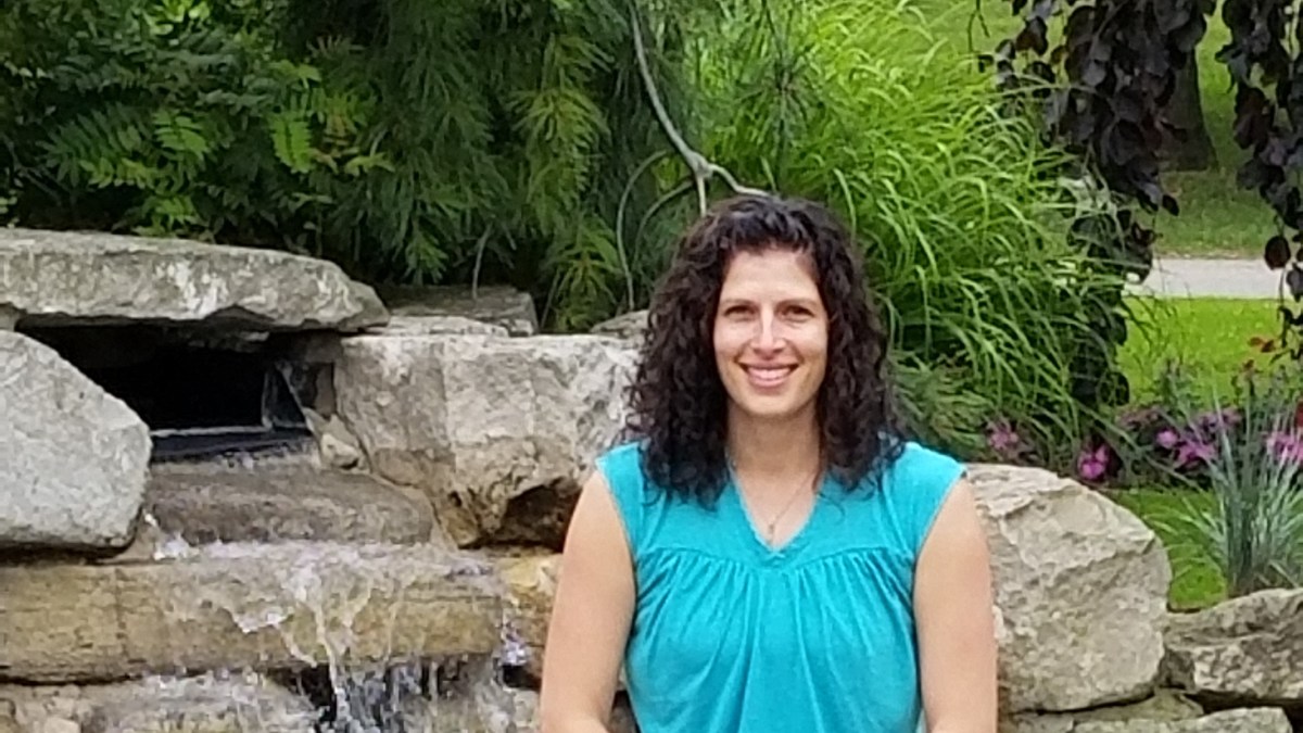 Keri Mitchell RMT – THE MASSAGE EDGE